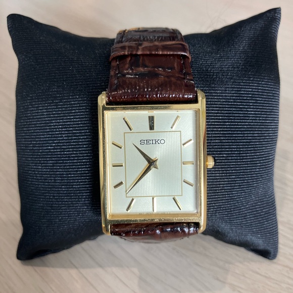 Seiko | Accessories | Seiko Essentials Quartz Watch Gold Bezel Champagne Dial Leather Swr64p ...